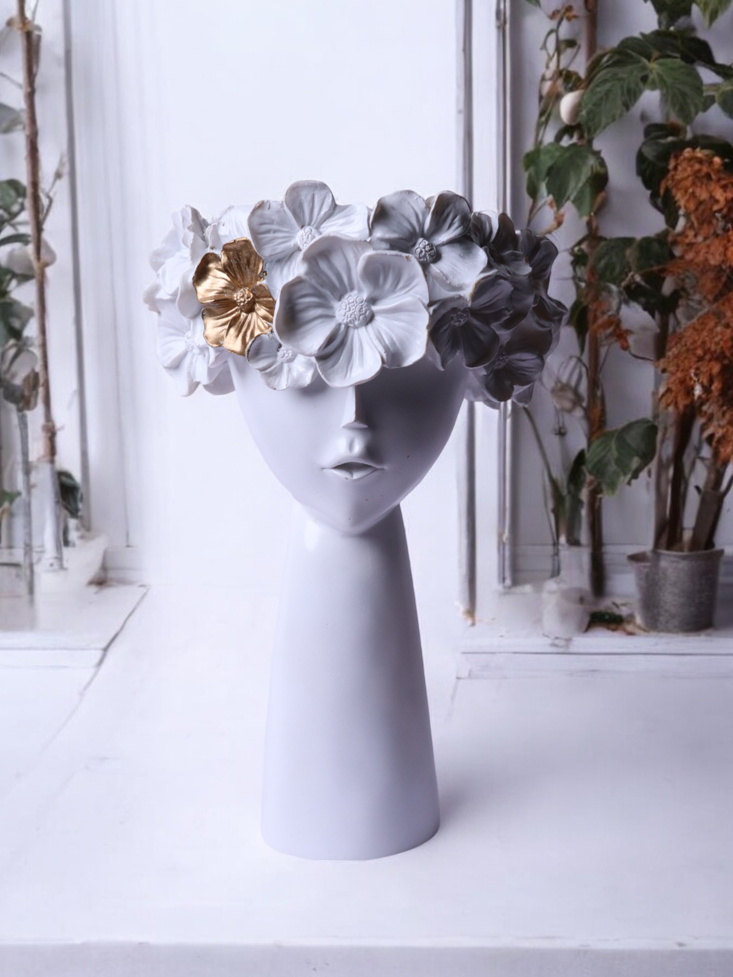 Charming Lady Vase - Elegant Home Decor for Stylish Interiors