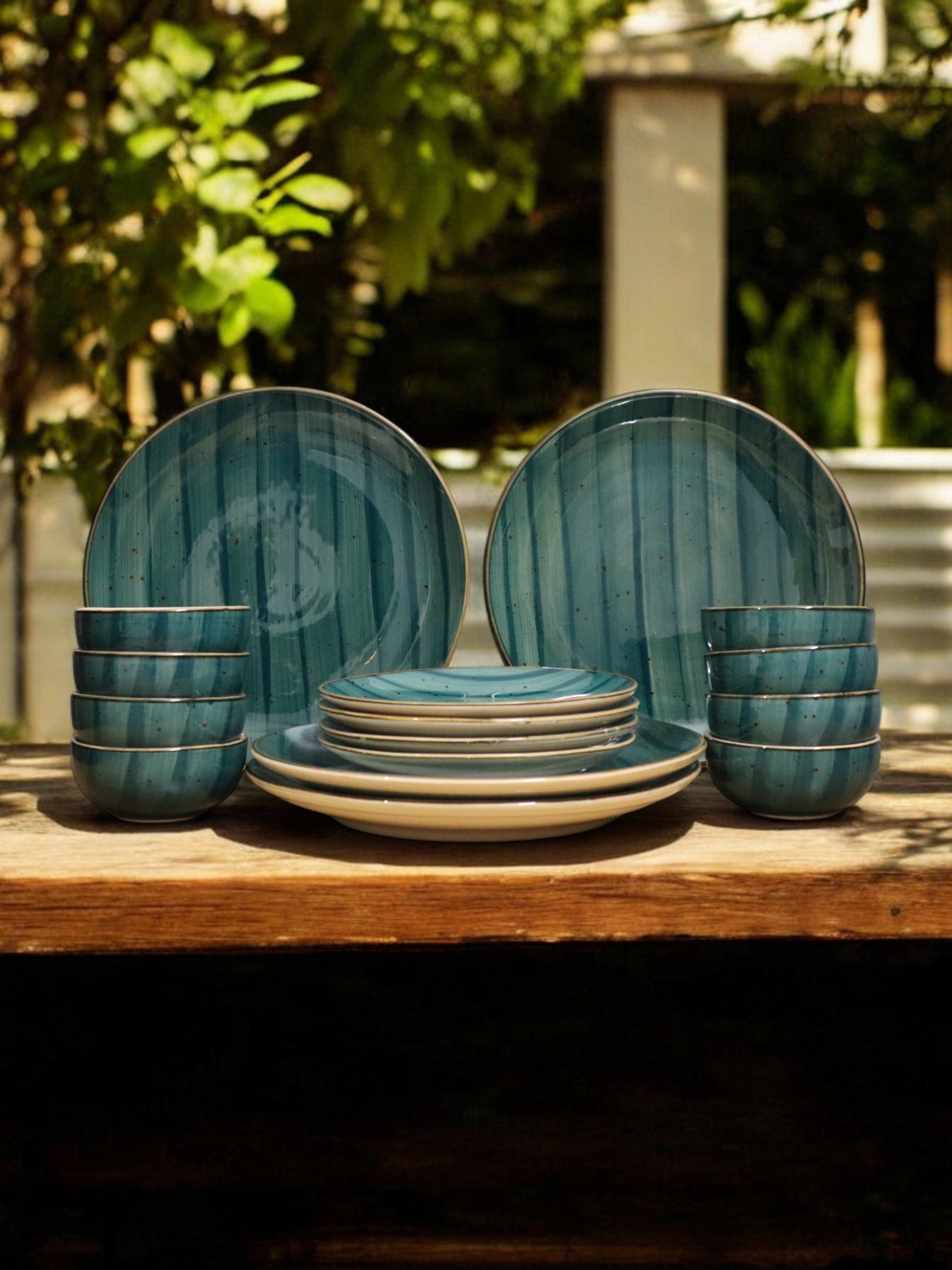 Emerald Luxe Dinner Set Elegant Tableware for Dining Experience